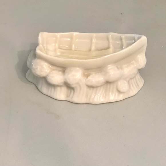 Belleek | Dining | Belleek Cobb Luster Boat Shaped Open Salt Cellar ...
